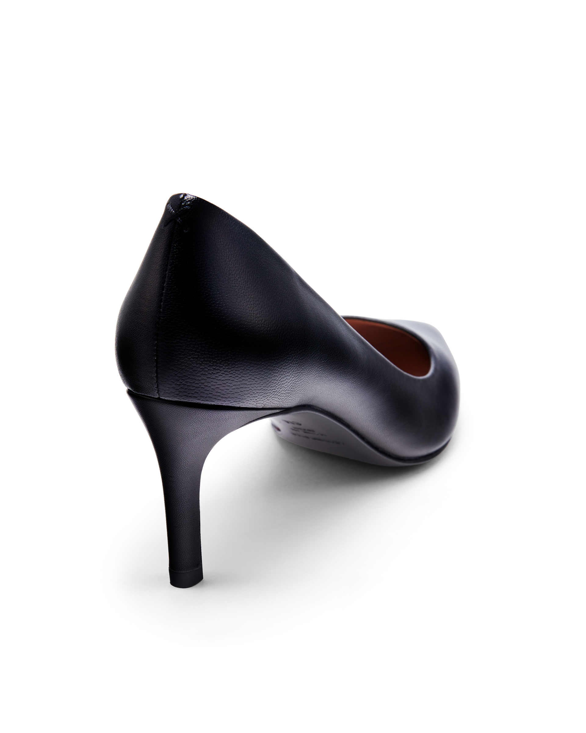 Lola: Black Nappa — INEZ