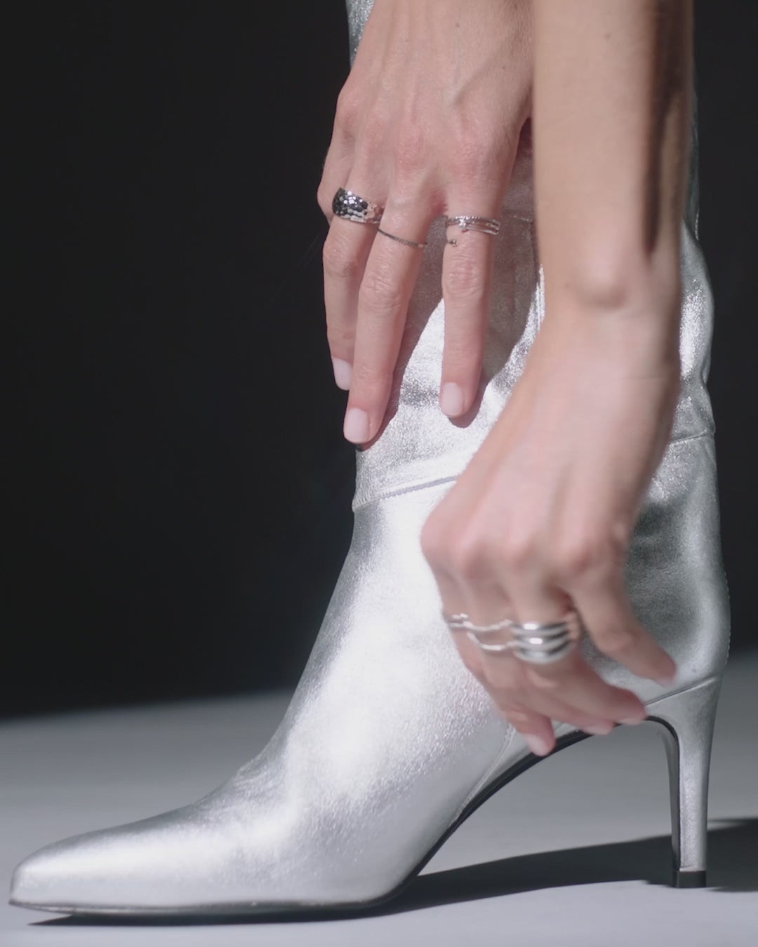 Mila: Soft Silver – INEZ