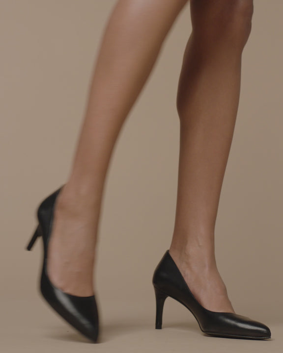 Lola: Black Nappa – INEZ